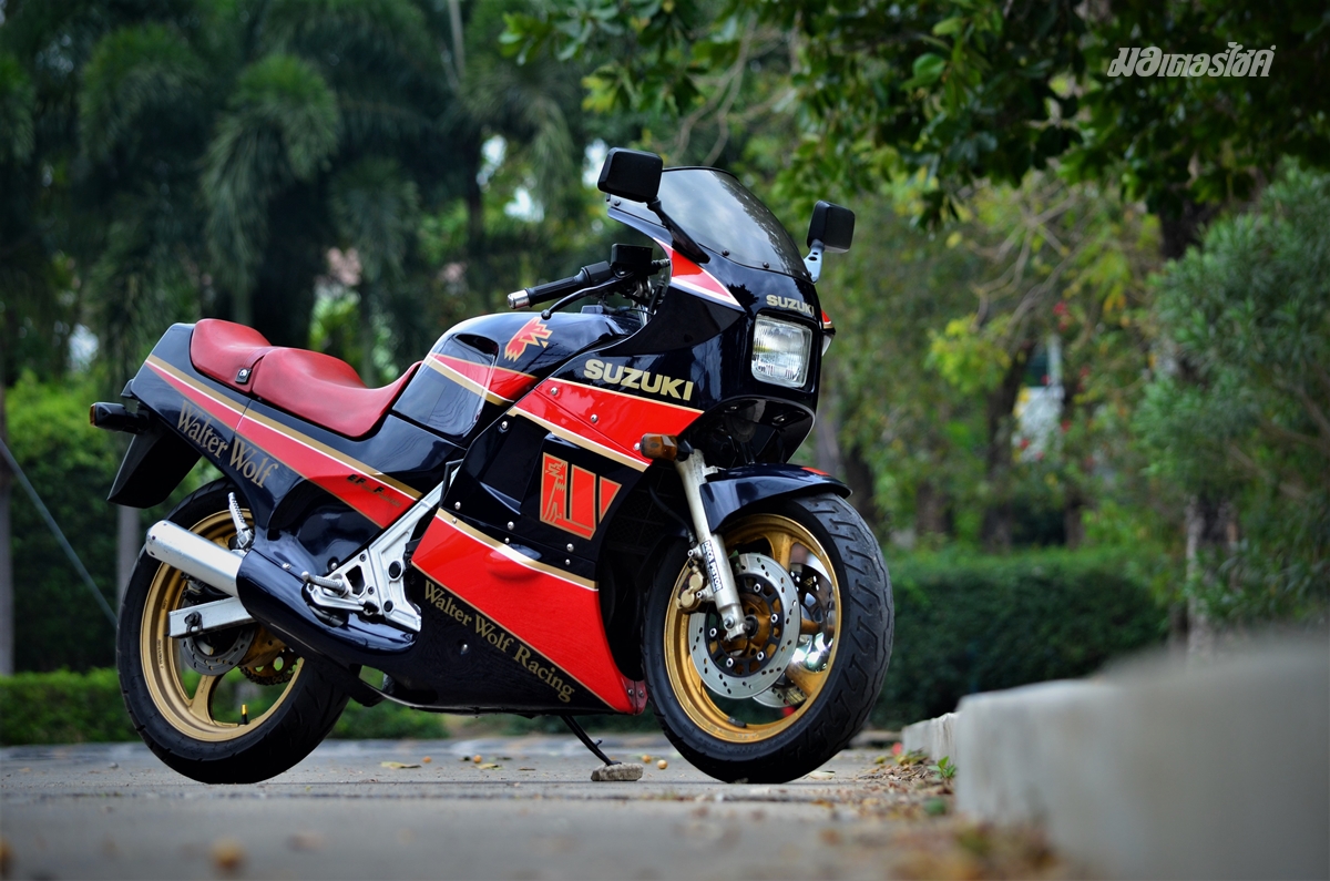 1986 SUZUKI RG250 Walter Wolf Special Version - Motorcycle