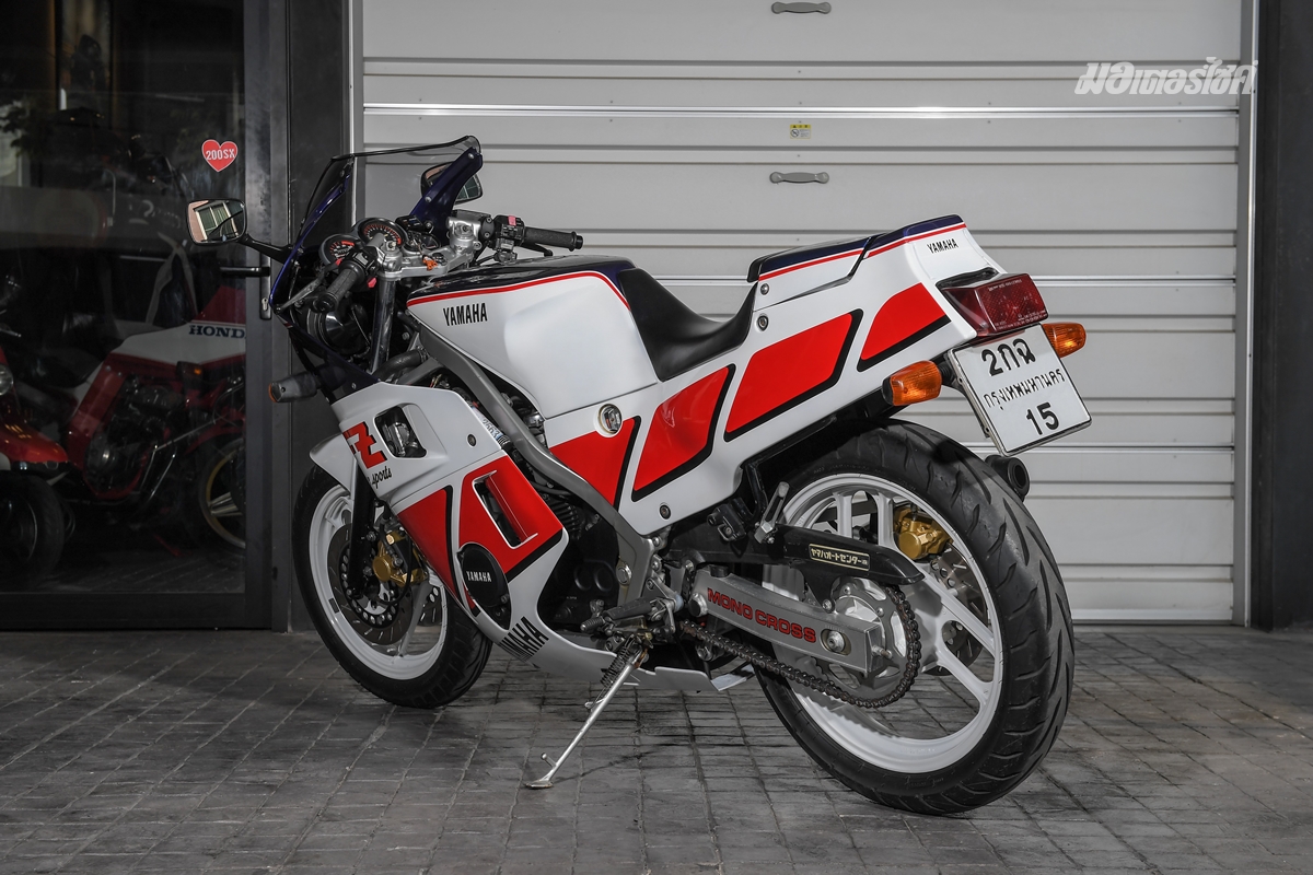 1986 Yamaha FZ400R - Motorcycle
