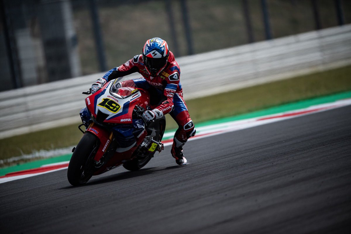 "เบาติสต้า" รั้งท็อป 7 รอบซ้อม WSBK สนาม 3 - Motorcycle