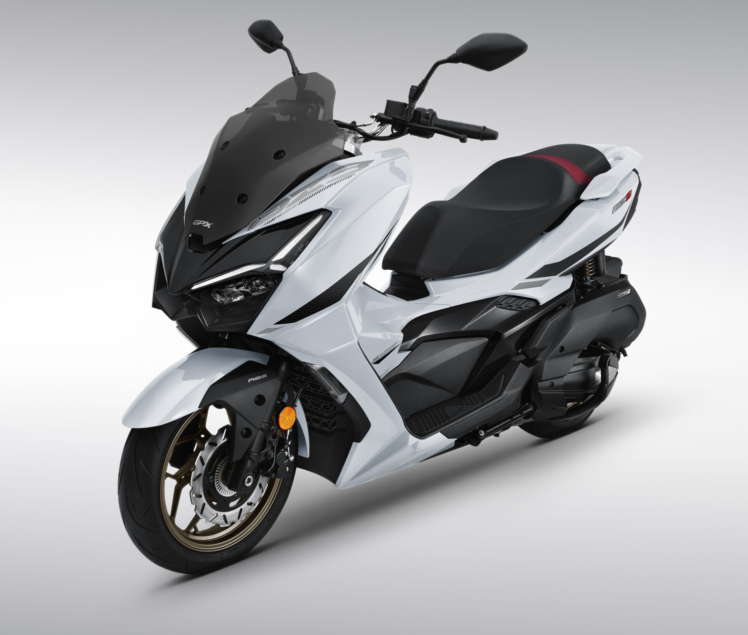 GPX DZ3 (ดี-ซี-ทรี) สกู๊ตเตอร์พรีเมียมสปอร์ต พิกัด 300 เกือบแสน