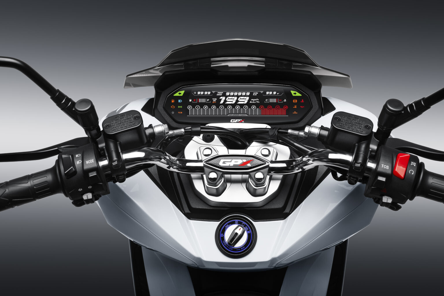 GPX DZ3 (ดี-ซี-ทรี) สกู๊ตเตอร์พรีเมียมสปอร์ต พิกัด 300 เกือบแสน