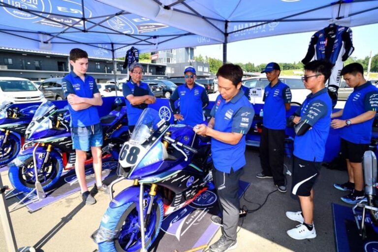 Yamaha r3 bLU cRU APC “อาร์ตี้” ธนกฤต คว้าโพเดียมเรซ 2